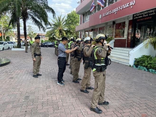 ฝึกทบทวนการใช้อาวุธในการเข้าตรวจค้นภายในอาคาร - Banglamung Police Station